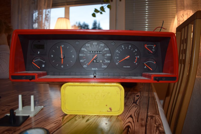 Hur man monterar och ansluter Voltmätare i Volvo 740 | Articles